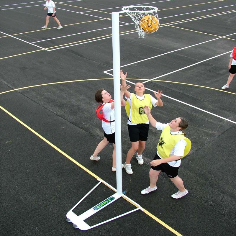 Freestanding International Aluminium Netball Posts | Harrod UK